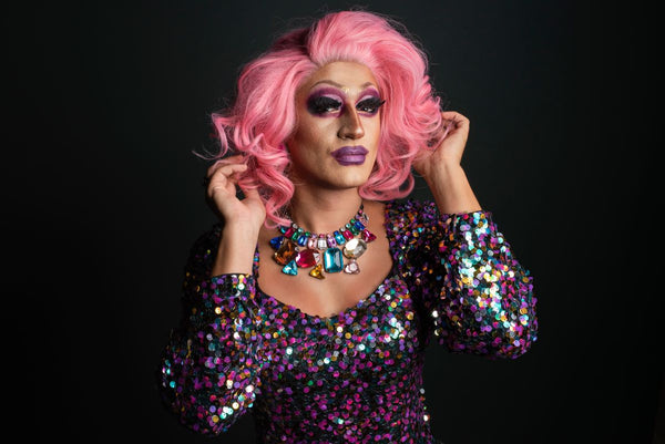 Guía para lucir como una Drag Queen – RAVEN KRONE